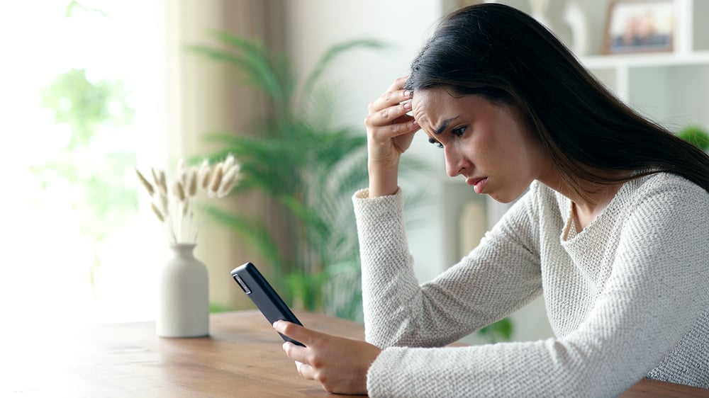 What is a mobile deposit scam?